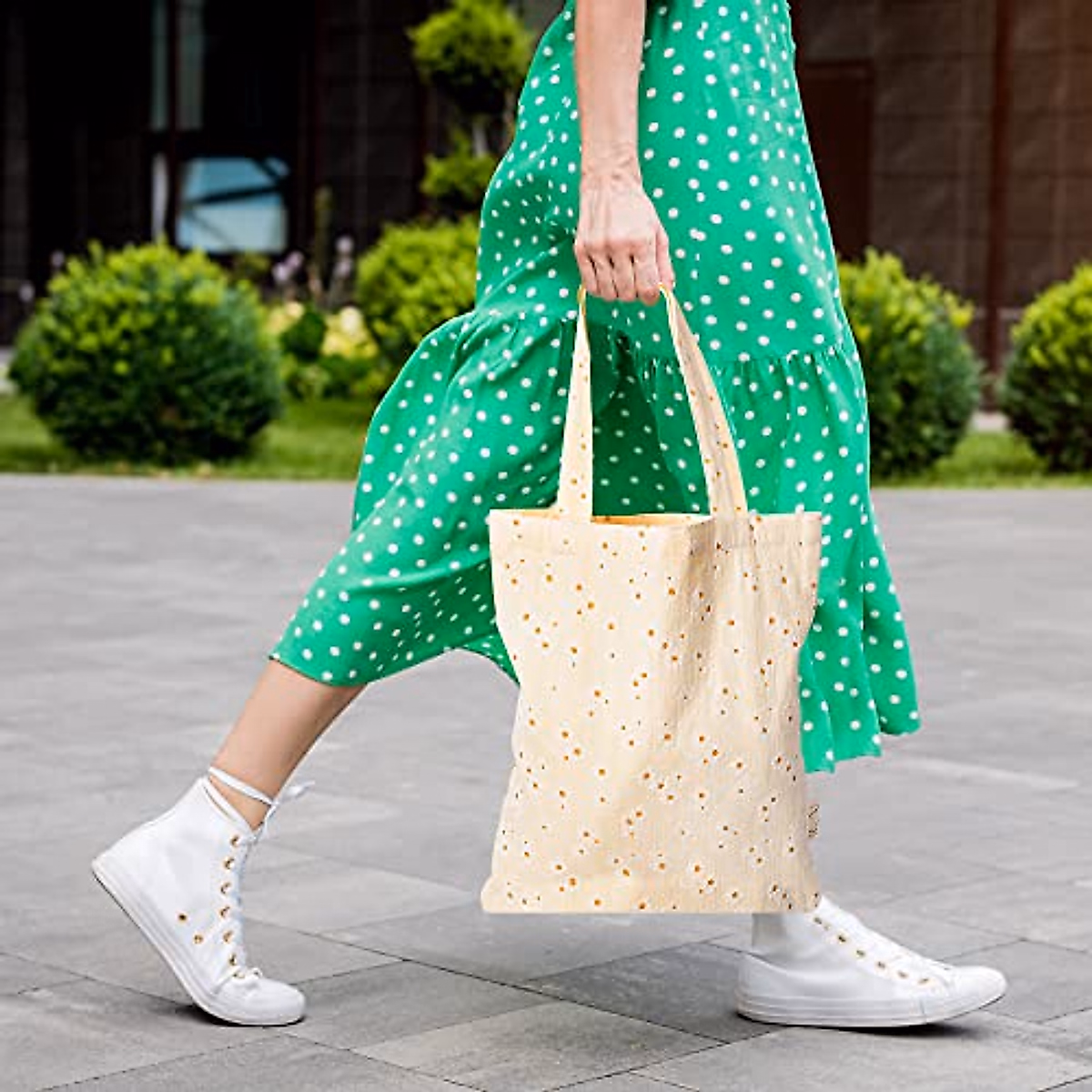 Haooryx Daisy Tote Bag Daisy Design Cotton Canvas Tote Bag for Women Students Cotton Shoulder Tote Bag Eco-friendly Tote Bag Bulk Reusable School Work Grocery Shopping Bag with Inner Pockets