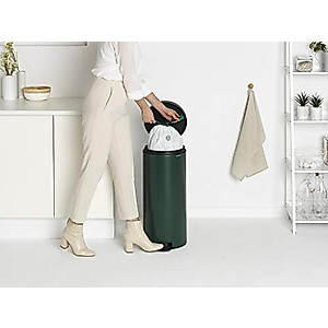 Brabantia New Icon Step Trash Can (8 Gal/Pine Green) Soft Closing Kitchen Garbage/Recycling Can with Removable Bucket
