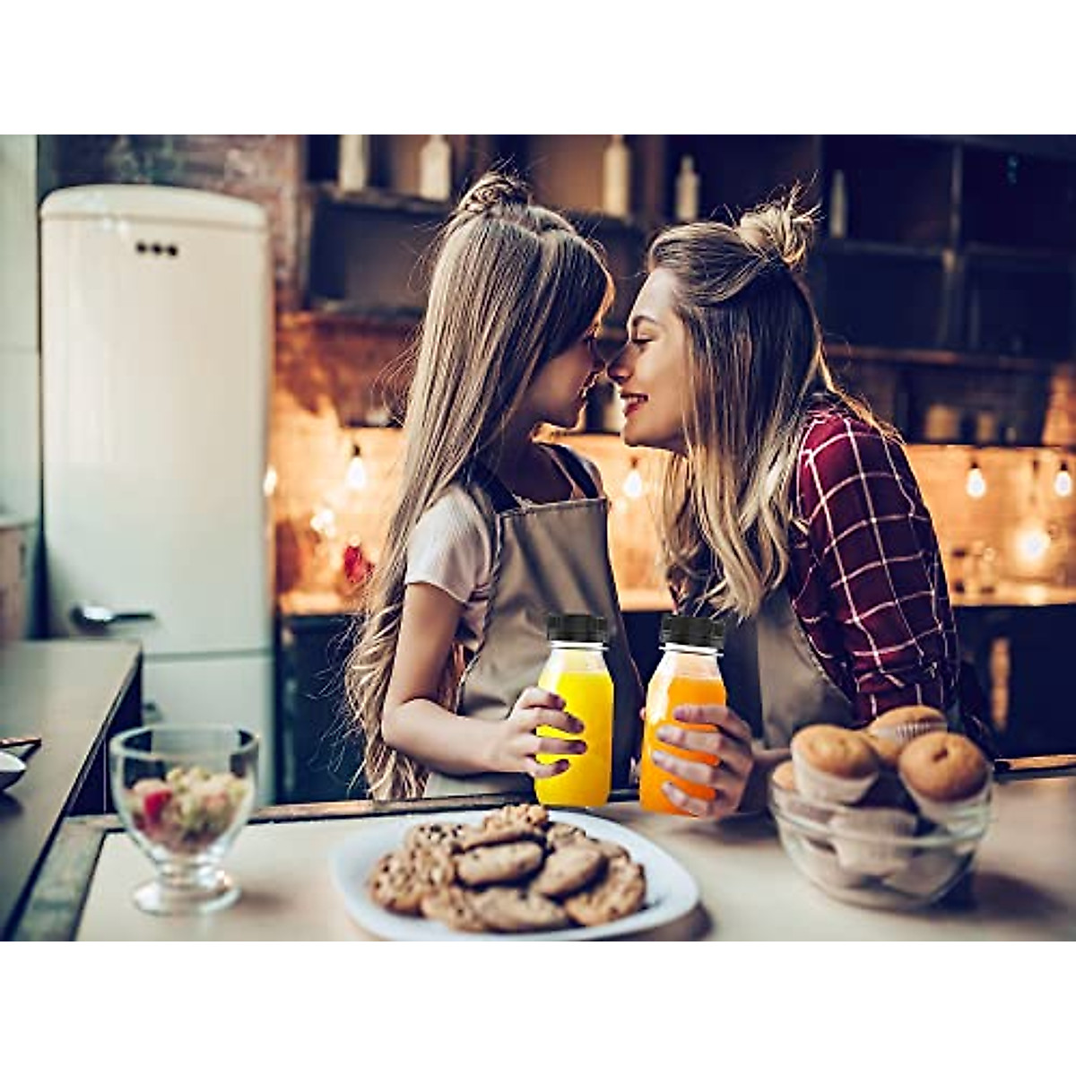 Hulless 3 Pcs 8 Ounce Plastic Juice Bottle Drink Containers Juicing Bottles with Black Lids, Suitable for Juice, Smoothies, Milk and Homemade Beverages