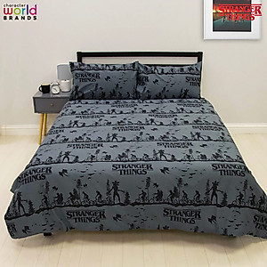 Stranger Things Character World Official Double Duvet Cover | Hawkins Town Map Design, Reversible Easy Care Bedding 2 Sided Duvet Quilt Set with Matching Pillow Cases, Multicolour Print