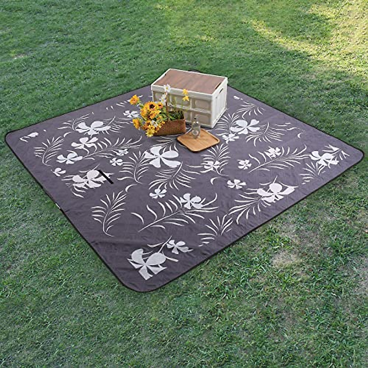 DEWUR Picnic Blankets 79"x79" Extra Large Outdoor Blanket Beach Blanket Waterproof SandProof Picnic Mat Washable Foldable Portable for Grass Lawn Beach Camping (Black Grey)