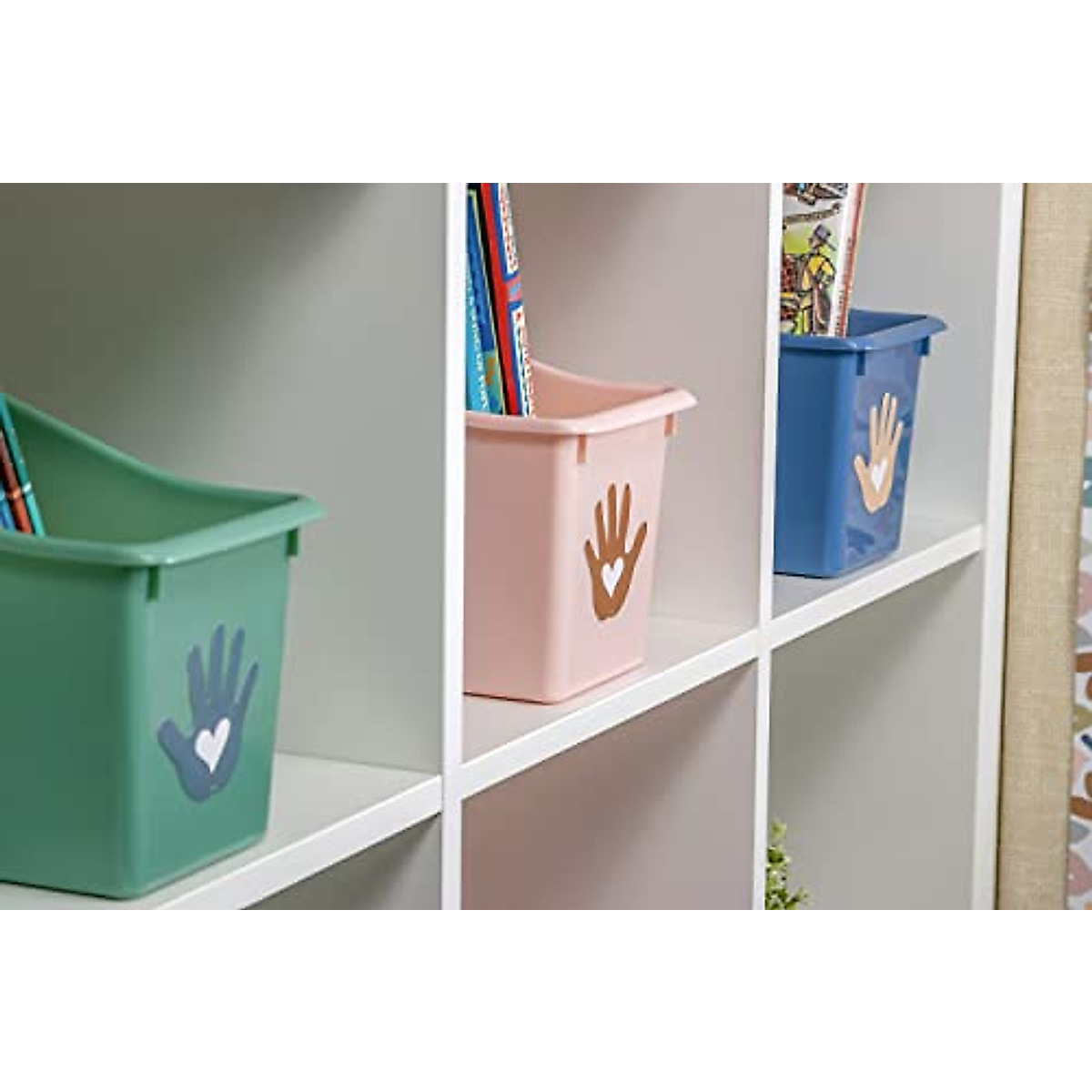 Teacher Created Resources Everyone is Welcome Helping Hands Mini Accents (TCR7134)