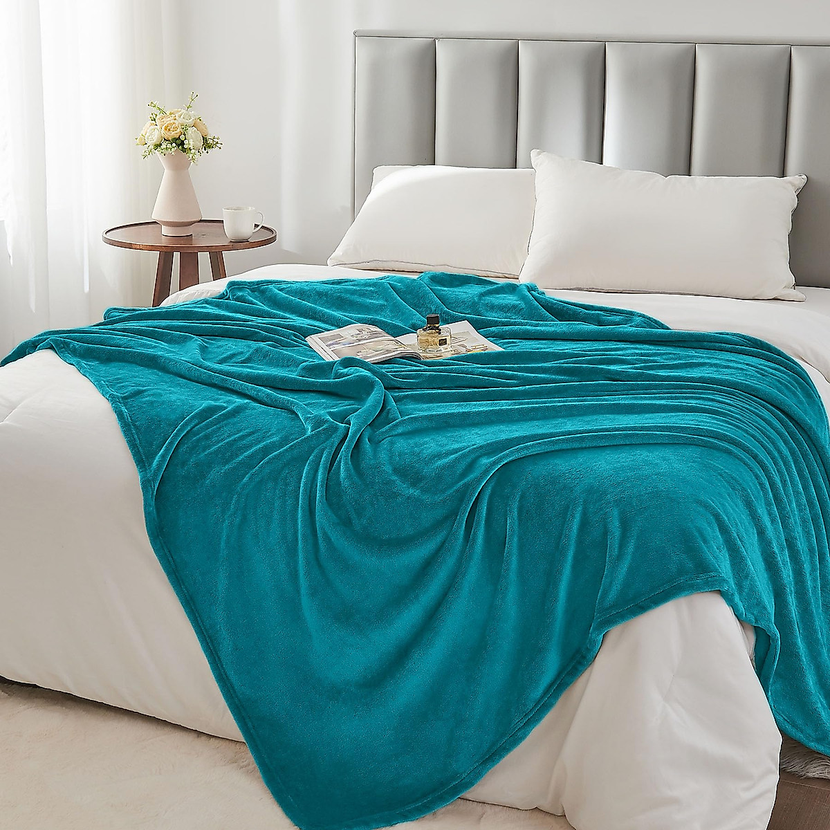 BEDELITE Fleece Blanket King Size Blankets for Bed, Luxury Plush Cozy Fuzzy Blanket 108x90 inches, Super Soft Warm Lightweight Throw Blanket All Seasons Suitable, Bluebird