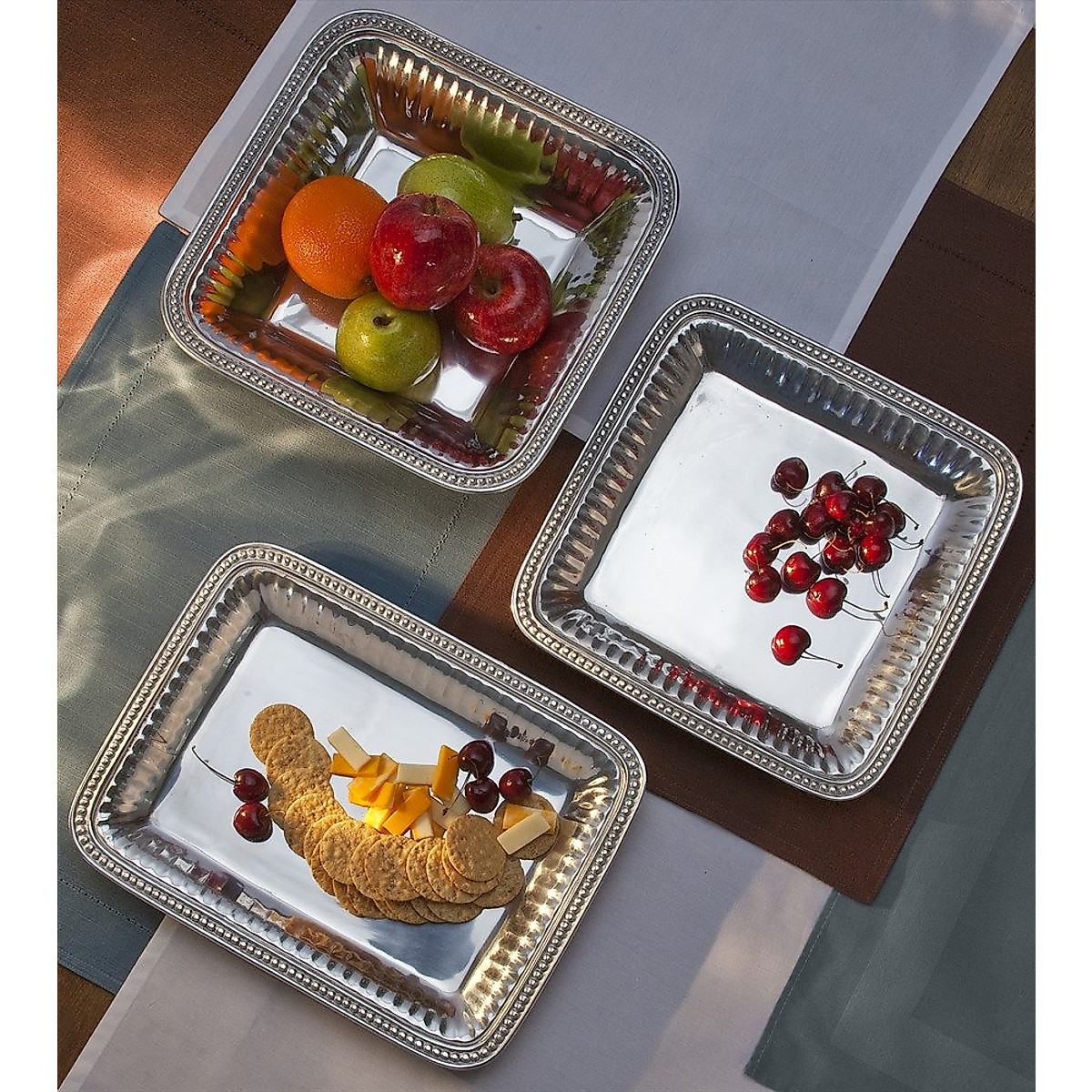 Wilton Armetale Flutes and Pearls Small Round Chip and Dip Server, 11-Inch