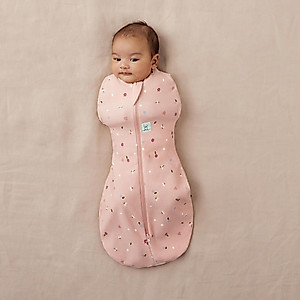 ergoPouch 1 tog Baby Sleep Sack 0-3 Months - Baby Sleeping Sack for Warm & Cozy Nights - Cocoon Swaddle Sack Baby Keeps Calm & Relaxed (Berries)