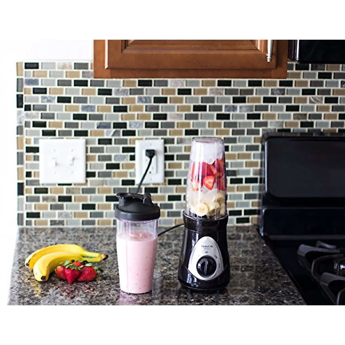 HomeLife Solutions 28 Oz Personal Blender with Two To-Go Mugs