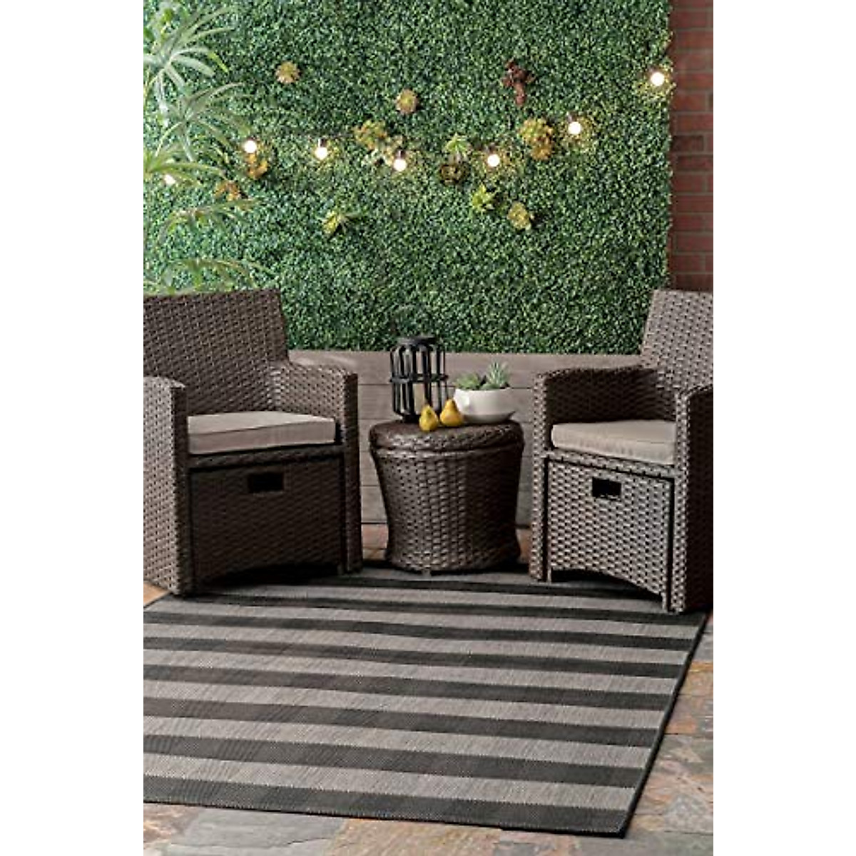 nuLOOM Haylie Chevron Striped Indoor/Outdoor Area Rug, 5' 3" x 7' 6", Black