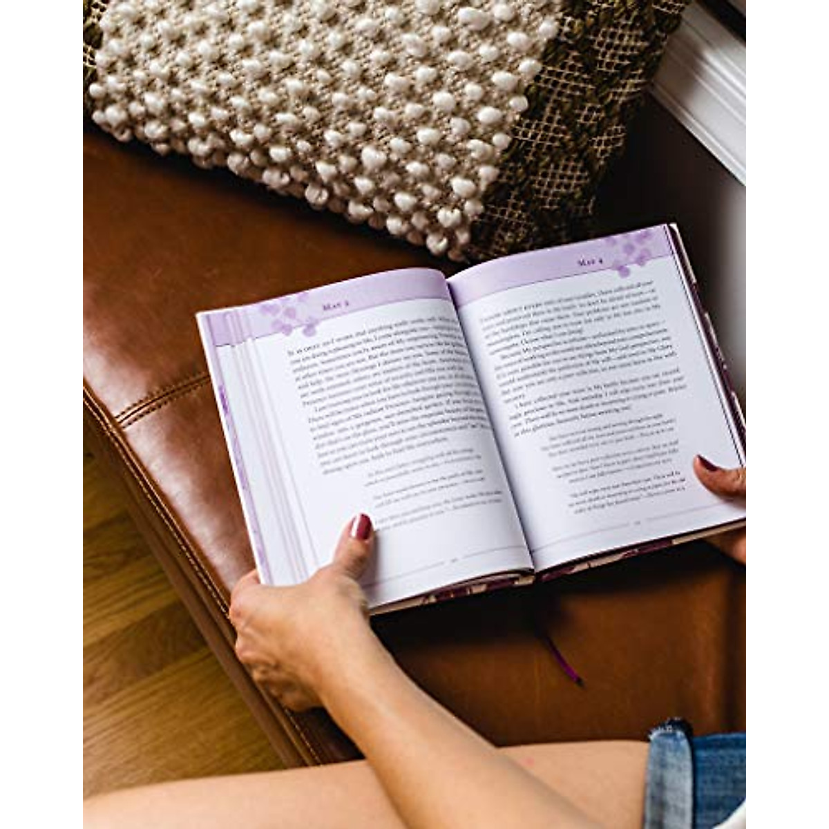 Jesus Always, Large Text Cloth Botanical Cover, with Full Scriptures: Embracing Joy in His Presence (A 365-Day Devotional)