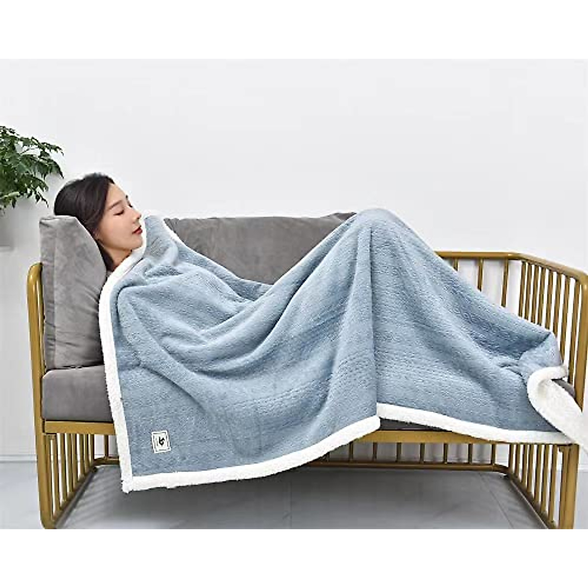 orejury Flannel Sherpa Fleece Throw Blanket for Couch, Light Blue Fuzzy Warm Soft Blanket for Sofa, a Shawl Blanket at Home or Outdoors, 60 in x 39 in
