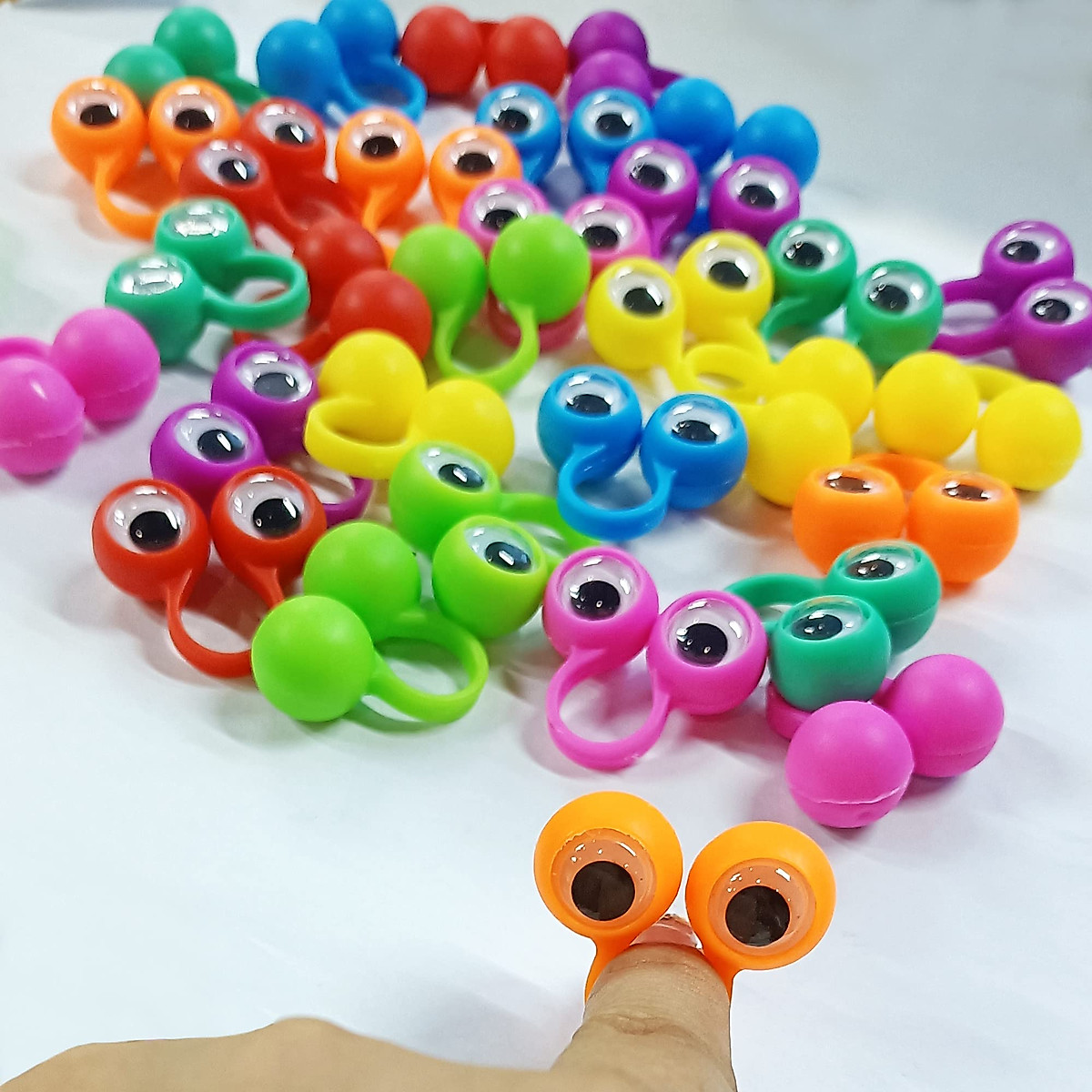 PPXMEEUDC Eye Finger Puppets Googly Eye Finger Puppets Wiggly Eyeball Finger Puppet Rings Eye Finger Toy Kids Party Favor A Pack of 32
