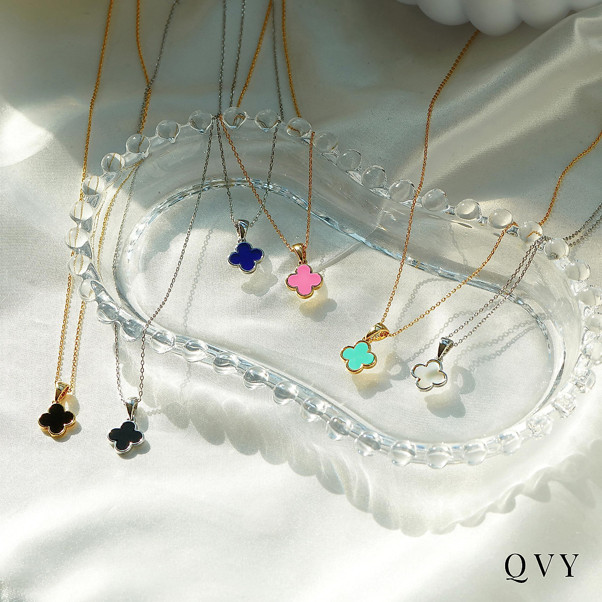 QVY Dainty Four Leaf Clover Necklace for Women 18K Gold Plated Black Onyx Lucky Clover Pendant Charm Nacre Jewelry Christmas Gifts for Mom [CVN-BK-G]