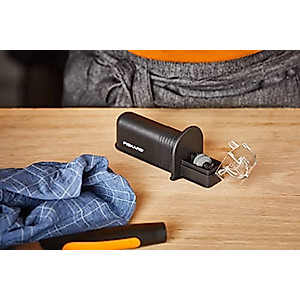 Fiskars, Knife Sharpener with Ceramic Grindstone Roll-Sharp, one Size, Black
