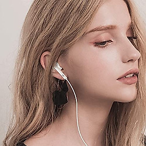 for iPhone Earbuds with Lightning Wired Headphones [Apple MFI Certified] Earbuds Earphones Wired Stereo Sound with Microphone and Volume Control Compatible with iPhone 13/12/11/XR/XS/X/8/8P/7/7P