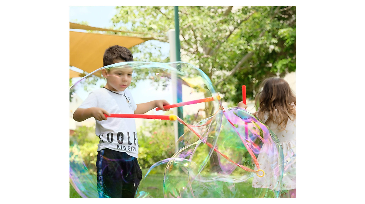 Giant Bubble Wand Kit: Make Huge, Non-Toxic Bubbles!