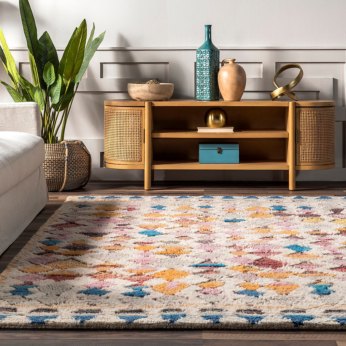 nuLOOM Hand Tufted Moroccan Helaine Shaggy Area Rug, 8' 6" x 11' 6", Multi