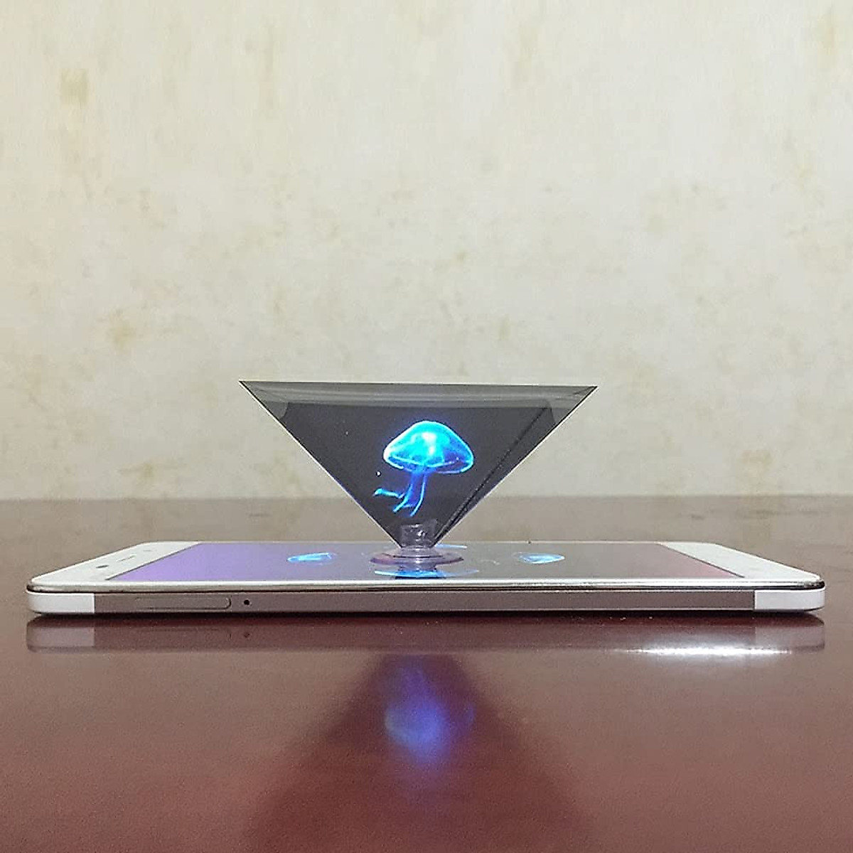 1 Piece 3D Hologram Display Pyramid 3D Hologram Projector Video Pyramid Stand for Smart Mobile Phone, Product Display, Animated Characters, Personal Entertainment Durability and attraction