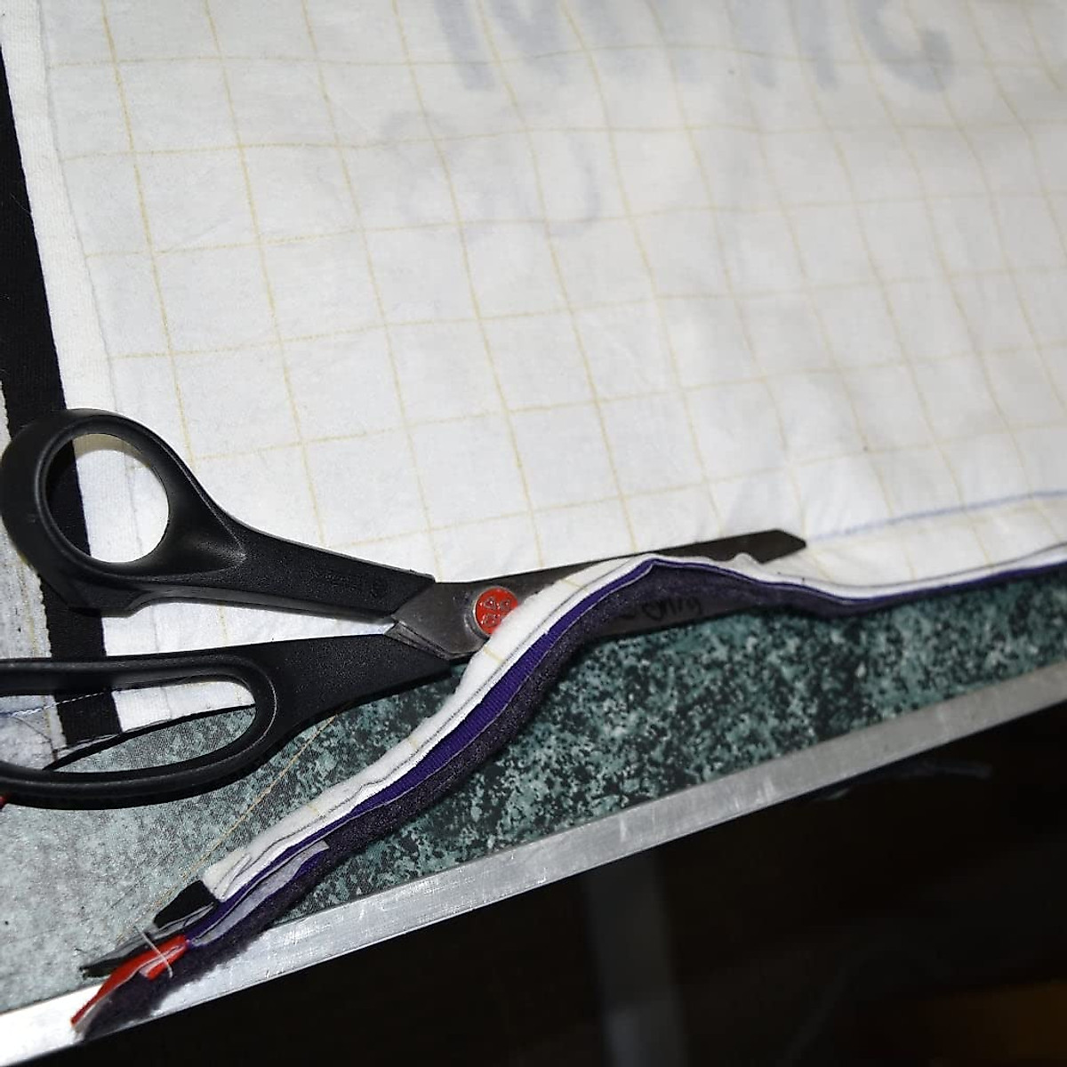 Pellon Quilter's Fusible, Non-Woven w/Printed 1" Precision Grid for Piecing, Yard