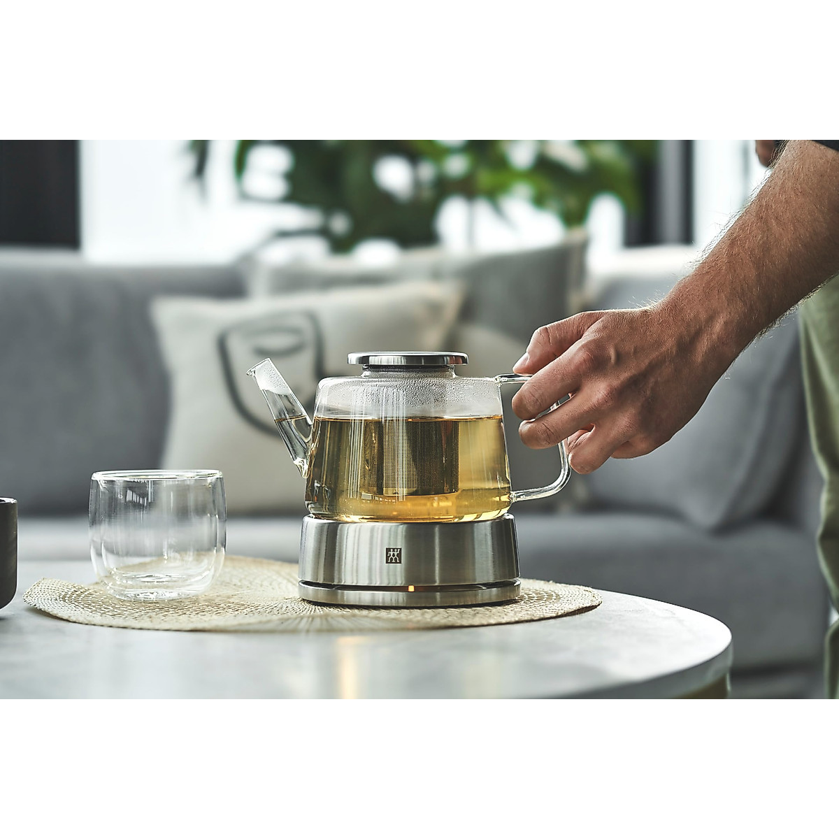 Zwilling 39500-142 Sorrento Tea and Coffee Pot – 800ml Capacity, Made from Heat-Resistant Blown Glass, Narrow-Meshed Tea Strainer, 18/10 Stainless-Steel Lid and Tealight Warmer, Dishwasher Safe
