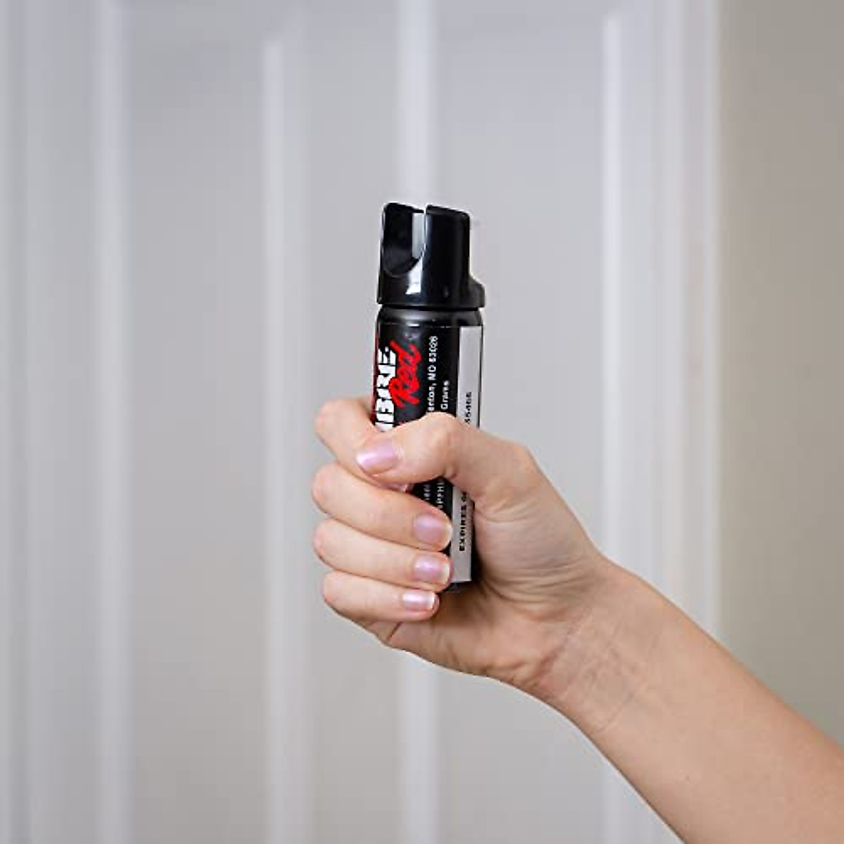 SABRE Pepper Gel Home Defense, 17 Bursts, 17-Foot (5-Meters) Range, Gel Is Safer, Includes a Wall Mount Clip, Glow-In-The-Dark Twist Lock Safety