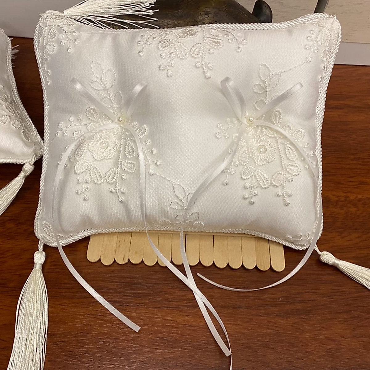 ZYLLZY Wedding Ring Pillow,Rectangle Ring Pillow with Tassel,Simple Ring Bearer Cushion Marriage Supplies for Bridal Shower Wedding Ceremony Proposal