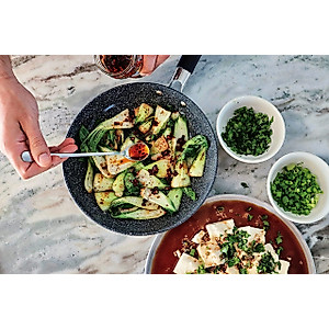 DaTerra Cucina Professional 13 Inch Wok with Glass Lid | Italian Made Ceramic Wok Pan Chef's Favorite Large Wok for All-Around Ease of Cooking Eggs, Burgers, Vegetables and More