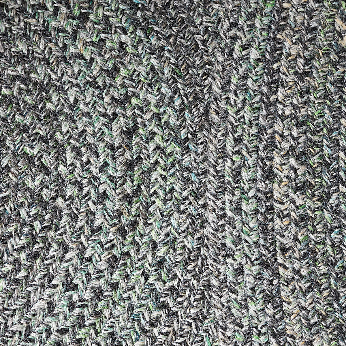 SAFAVIEH Braided Collection Area Rug - 5' Round, Green & Grey, Handmade Country Farmhouse, Ideal for High Traffic Areas in Living Room, Bedroom (BRD804Y)