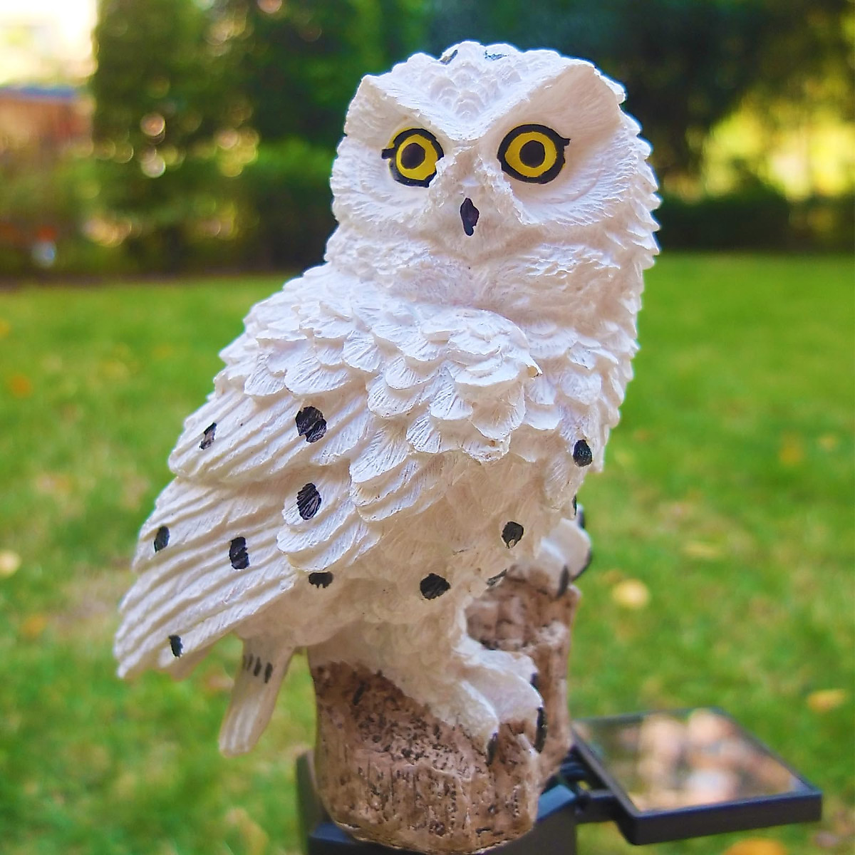 DUODEAN Solar Garden Lights, Cute White Owl Statues Waterproof Outdoor Decorations, Resin Animal Ornaments Gifts for Grandma Yard Lawn Pathway Flower Fence Art