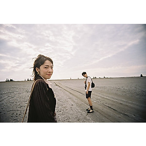 RETO Ultra Wide and Slim 35mm Reusable Daylight Film Camera - 22mm Wide Lens, Focus Free, Light Weight, Easy to Use (Muddy Yellow)