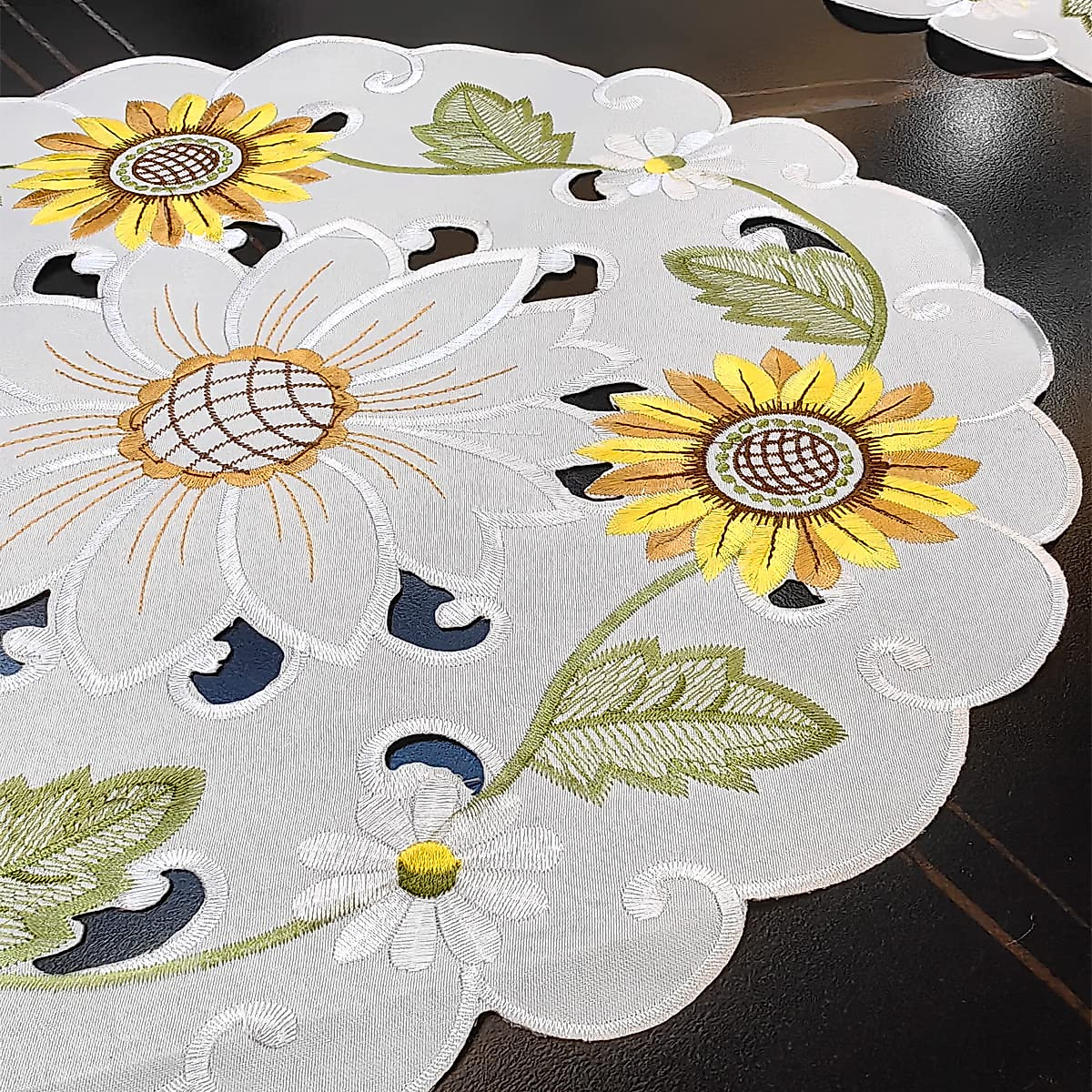 LeLehome Embroidery Sunflowers Cutwork Round Placemats, 4PCS 15" Home Kitchen Dining Autumn Summer Doily Tabletop Decoration