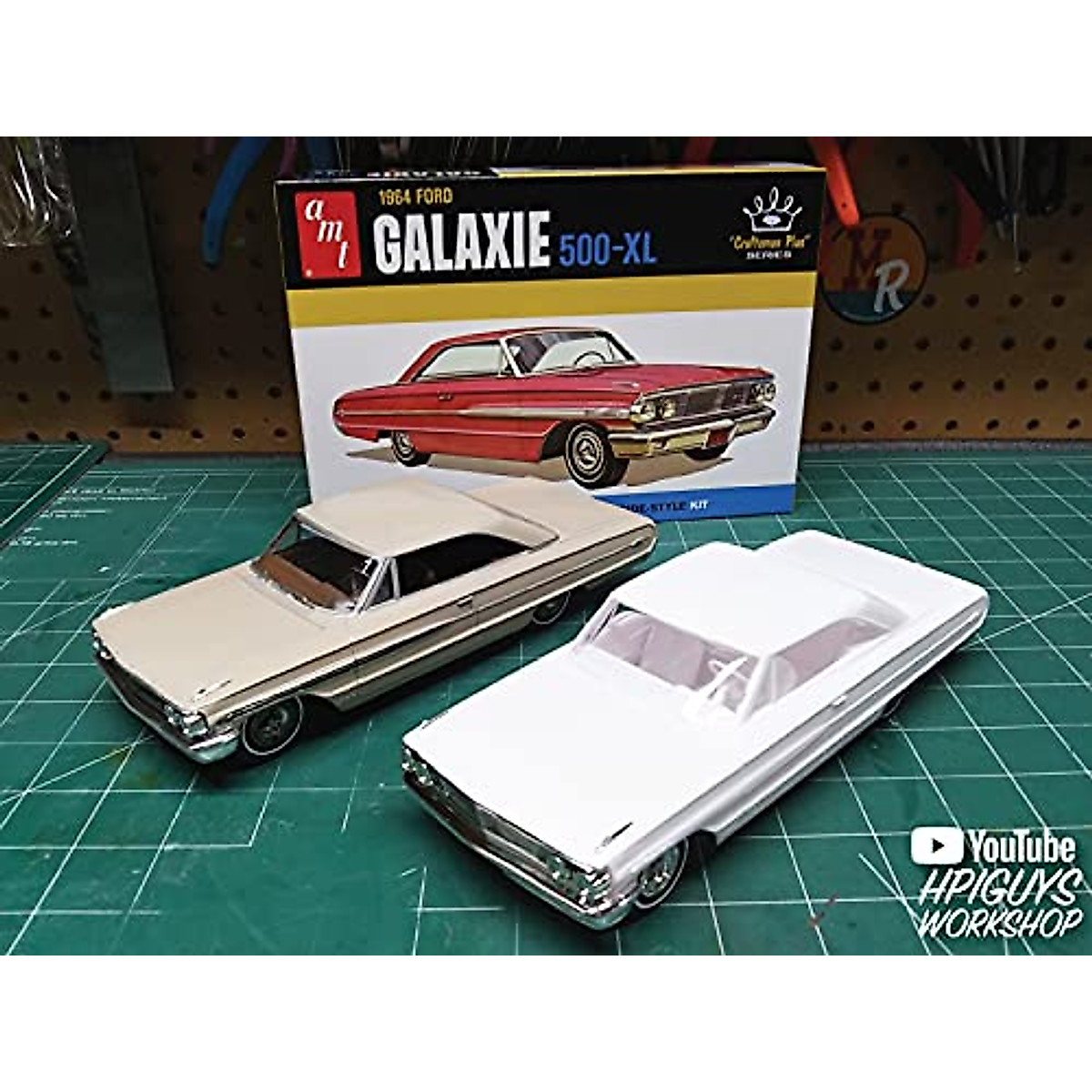 AMT Ford Galaxie 1964"Craftsman Plus Series 1:25 Scale Model Kit