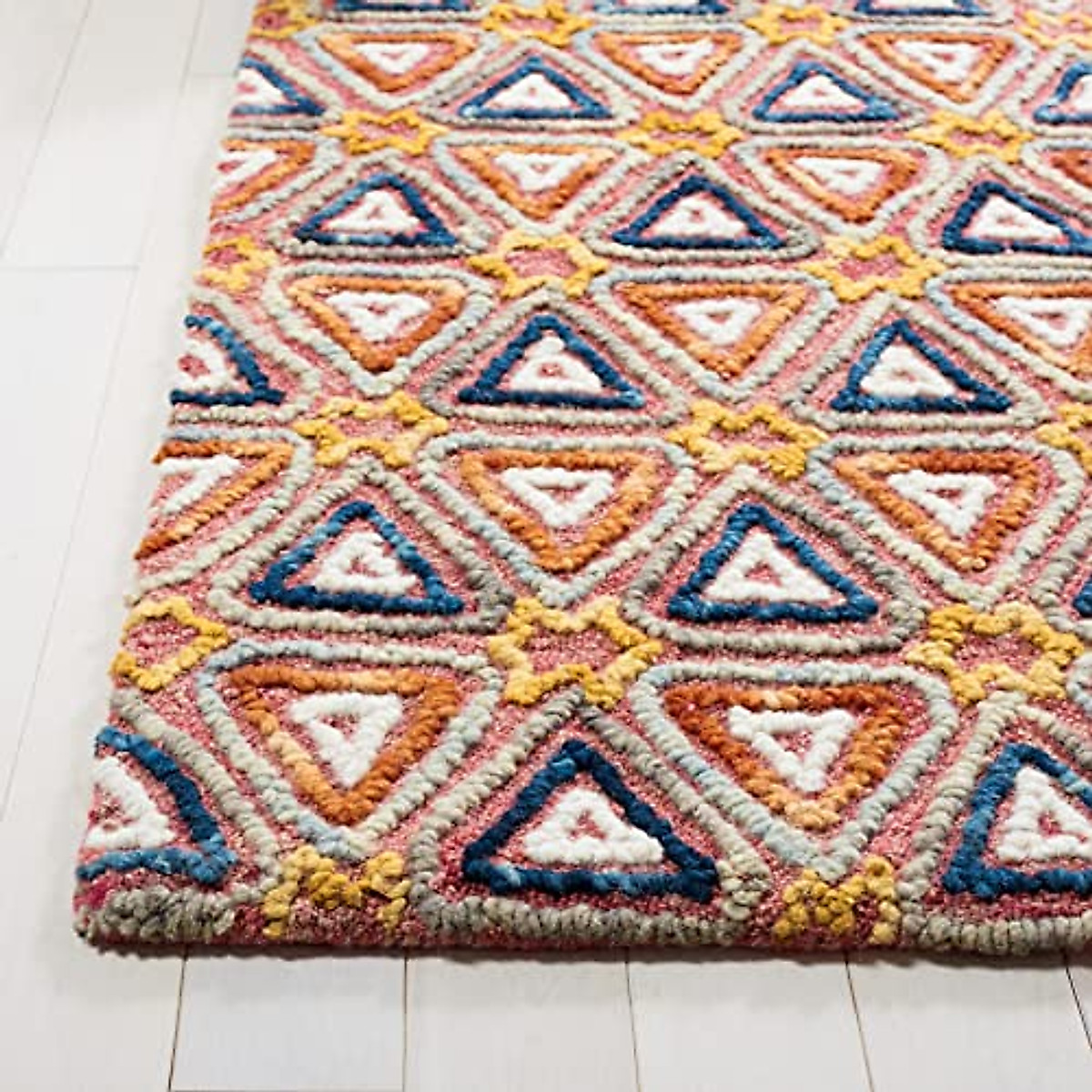 SAFAVIEH Trace Collection Area Rug - 5' x 8', Red & Navy, Handmade Wool, Ideal for High Traffic Areas in Living Room, Bedroom (TRC514Q)