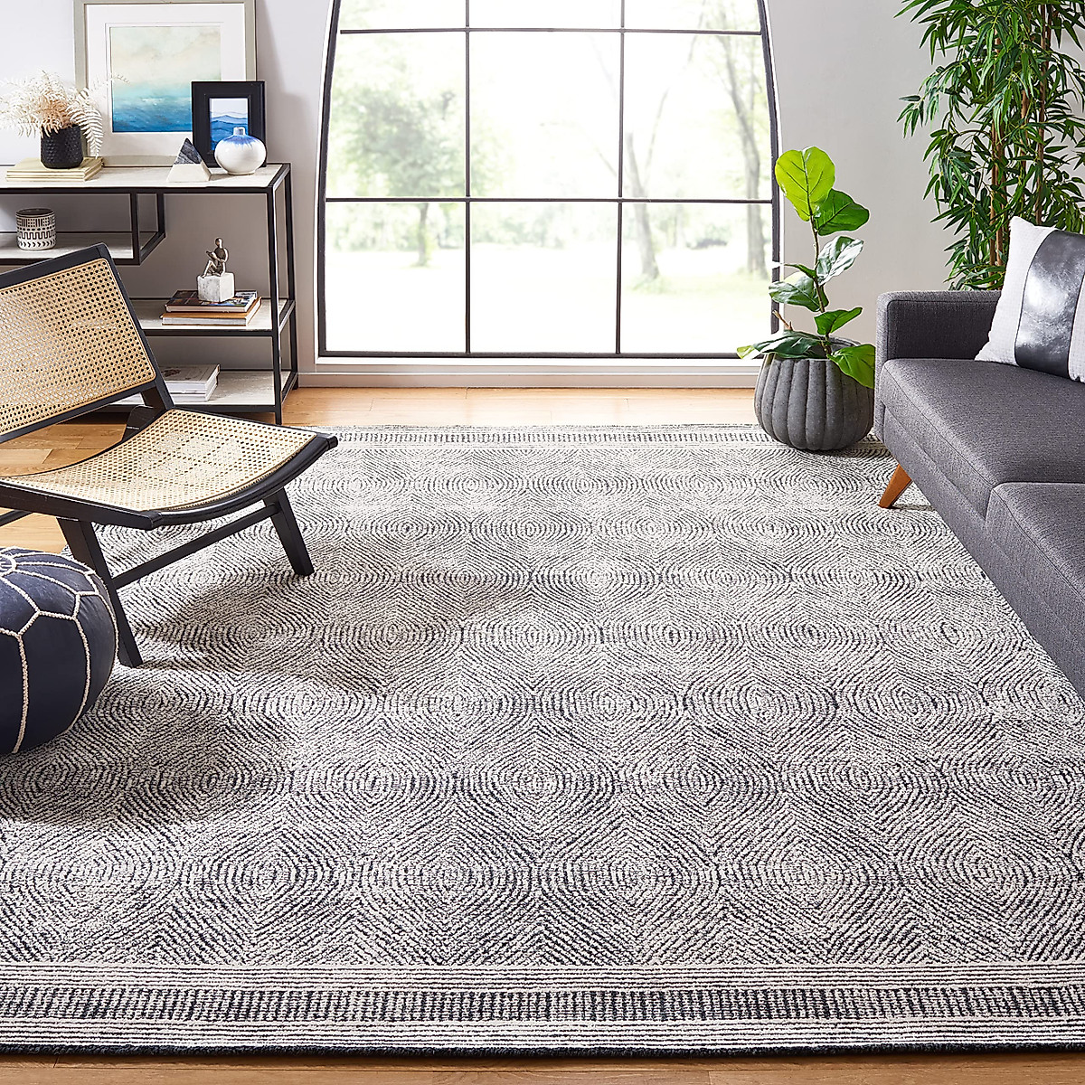 SAFAVIEH Abstract Collection Area Rug - 8' x 10', Ivory & Charcoal, Handmade Wool, Ideal for High Traffic Areas in Living Room, Bedroom (ABT340H)