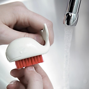 Kikkerland, Nail Brush Whale, 1 Count