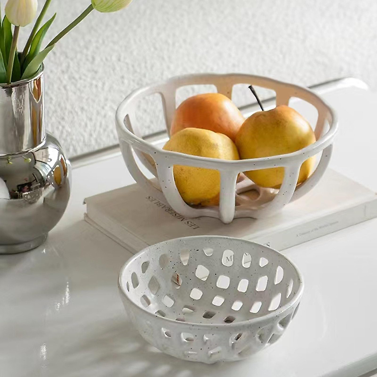 UIBFCWN Ceramic Fruit Bowl Set of 2, 8.5/6 inch Fruit Basket for Kitchen Counter, Large Fruit Bowls for Table Centerpiece, Fruit and Vegetable Holder, Decorative Fruit Bowl for Home Decor