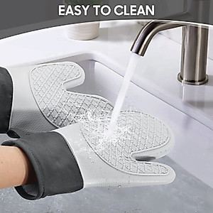 Oven Mitts, Heat Resistant Silicone Oven Mitt with Soft Cotton Lining 2 Pack Oven Mitts and Pot Holders Sets Perfect for BBQ, Baking and Cooking