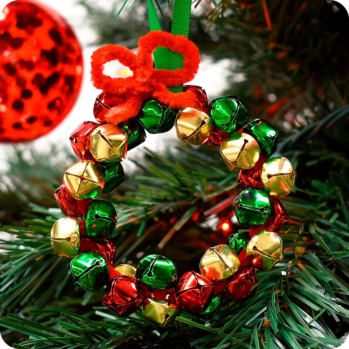 READY 2 LEARN Christmas Crafts | Create Your Own Jingle Bell Wreath Ornaments | Set of 4 | DIY Ornaments for Kids | Christmas Tree Decoration | All Materials Included
