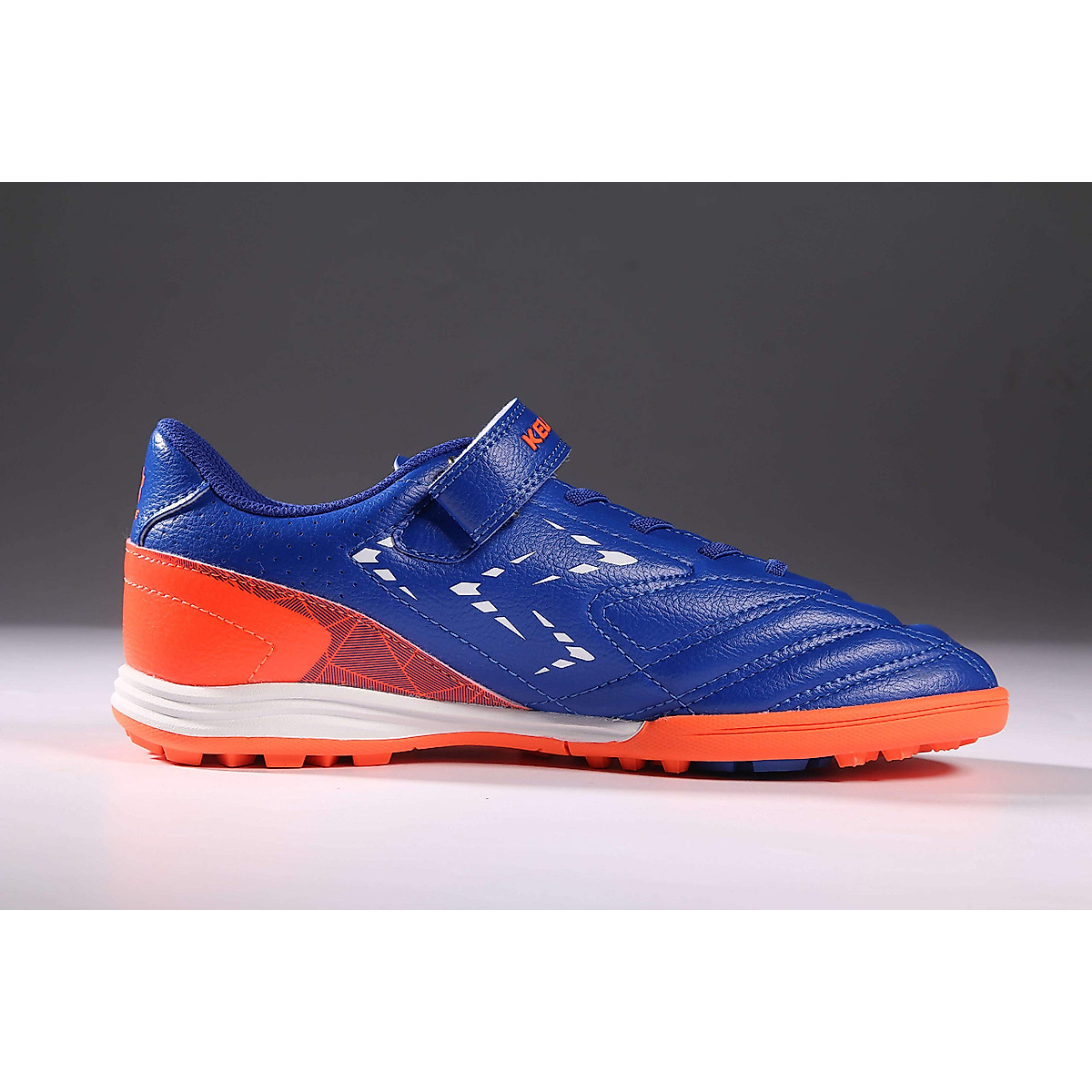 KELME Laceless Soccer Shoes for Kids and Youth – Soccer Cleats Turf or Futsal – Boys/Girls – Indoor or Outdoor Football Boots (Blue/Orange, 4)
