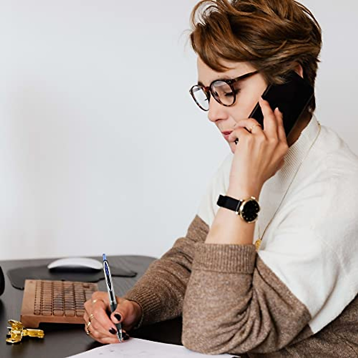 uni-ball® Signo Gel 207™ Retractable Gel Pens, Medium Point, 0.7 mm, Clear Barrels, Black Ink, Pack Of 4