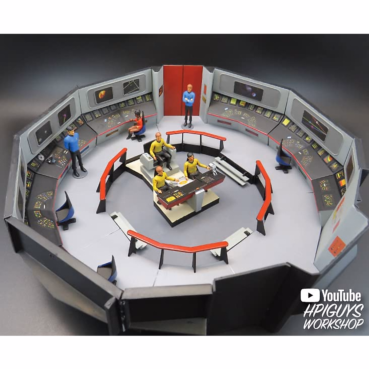 AMT Star Trek U.S.S. Enterprise Bridge 1:32 Scale Model Kit