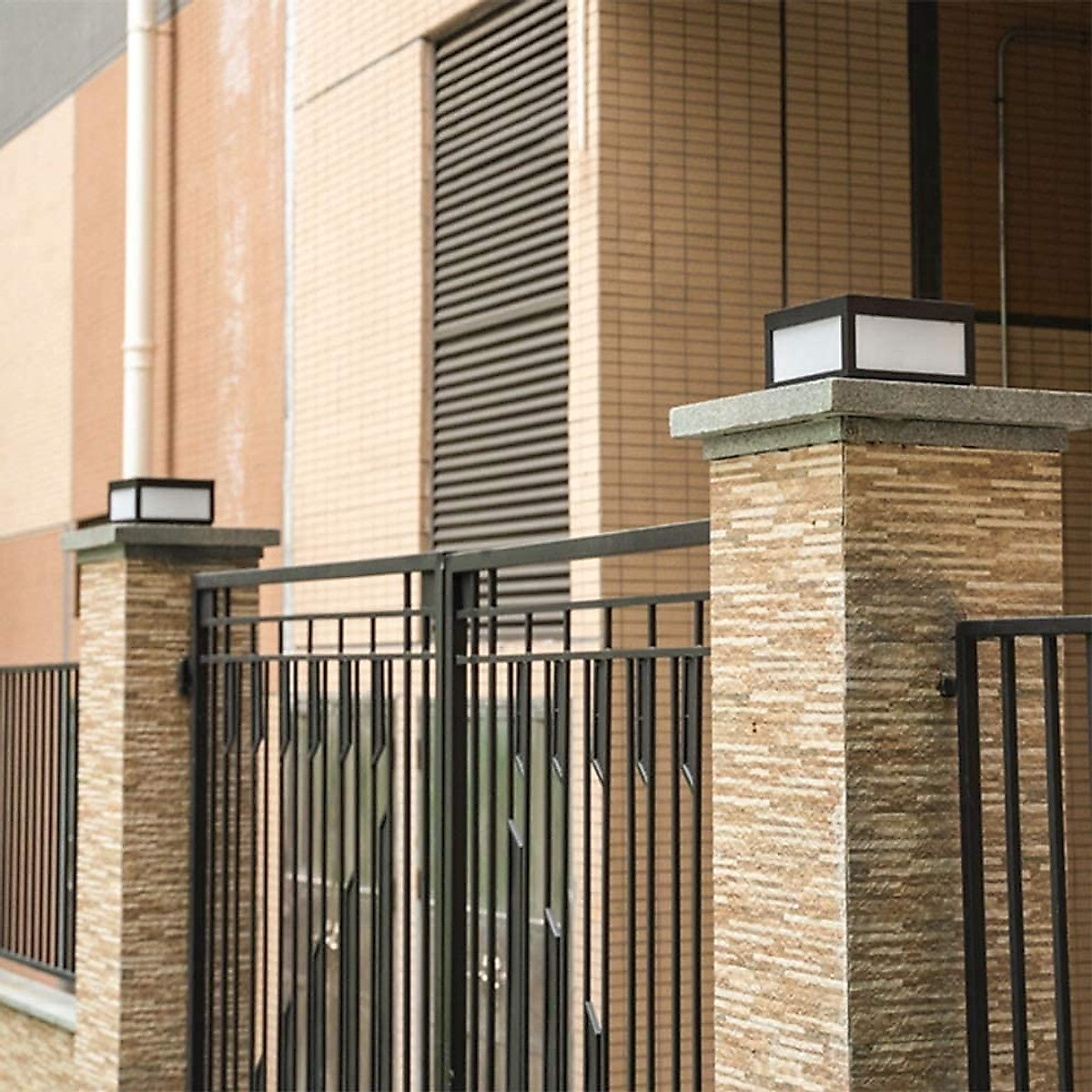 ZHUANYIYI Solar Lights Outdoor,Modern Waterproof Villa Garden Gate Lights,Aluminum Lamp Body,Waterproof and Rustproof,for Home Garden