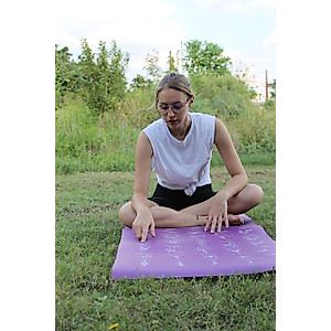 Beginner Instructional Yoga Mat with Poses Printed On It - 75 Illustrated Yoga Poses & 75 Stretches - Non Slip - Yoga Mat For All Genders