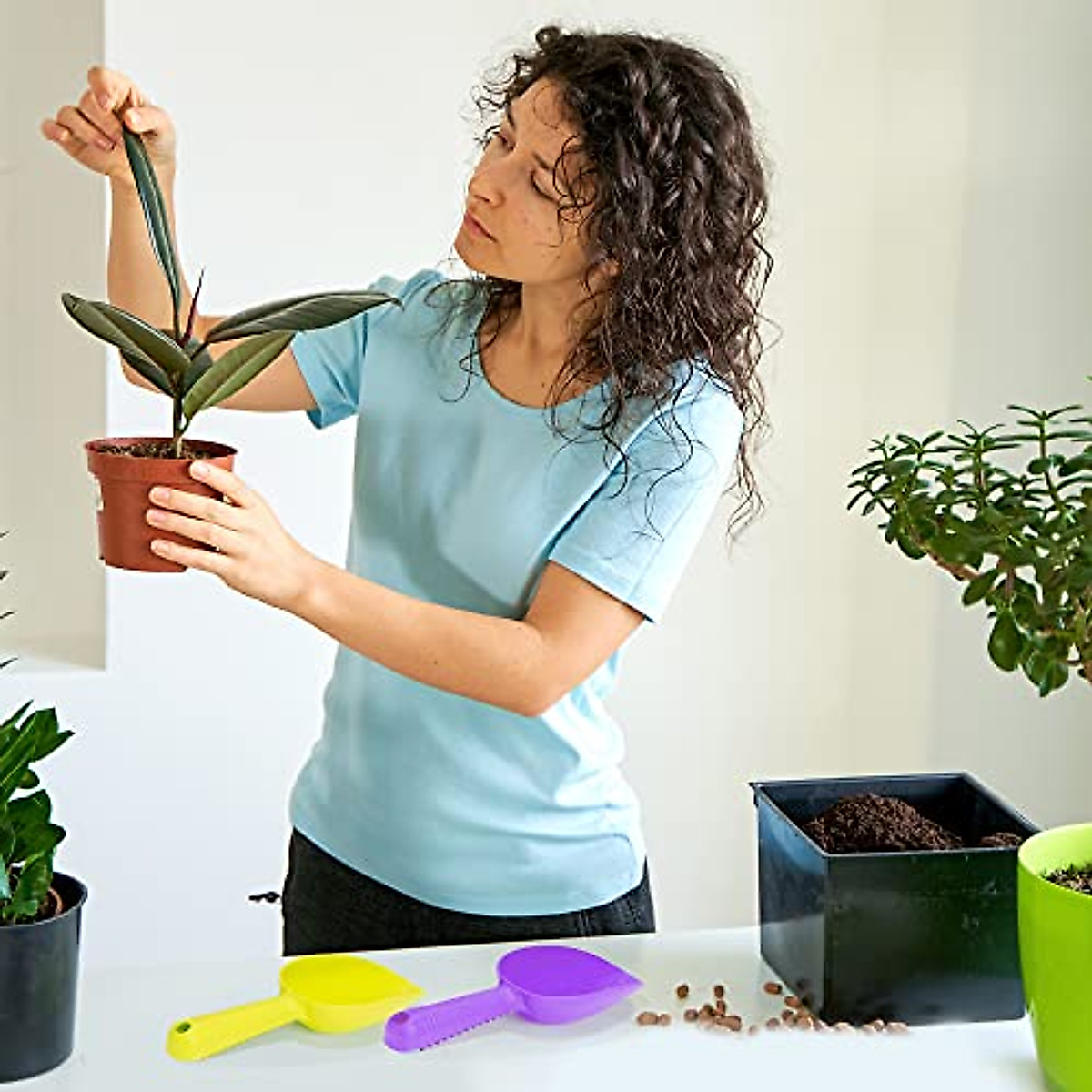 YAIKOAI 4 Pack Plastic Garden Shovel Plant Hand Shovel Trowels Home Gardening Tools for Flower Vegetables Soil Transplanting, Weeding, Moving, Digging Planting, A Style