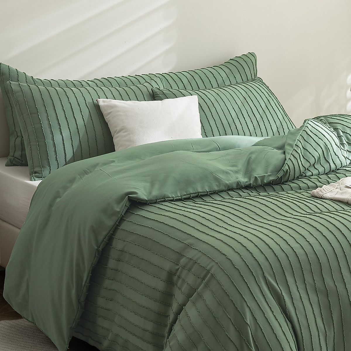 JELLYMONI Green Duvet Cover Queen Size - 3PCS Microfiber Tufted, Boho Striped, Textured Duvet Cover with Corner Ties & Zipper Closure