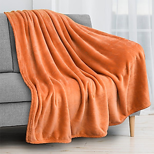 PAVILIA Orange Fleece Throw Blanket for Couch, Coral Peach Soft Fuzzy Fall Flannel Throw for Sofa, Luxury Plush Microfiber Bed Blanket, Cozy Home Halloween Velvet Gift Blanket, 50x60