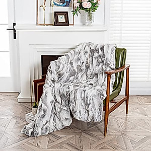 Natural Real Rabbit Fur Throw Blanket Pelt Luxury Fluffy Soft Cozy Plush,Thick Warm Blanket for Couch, Sofa and Bed,55.1 in x62.9in(Gray)