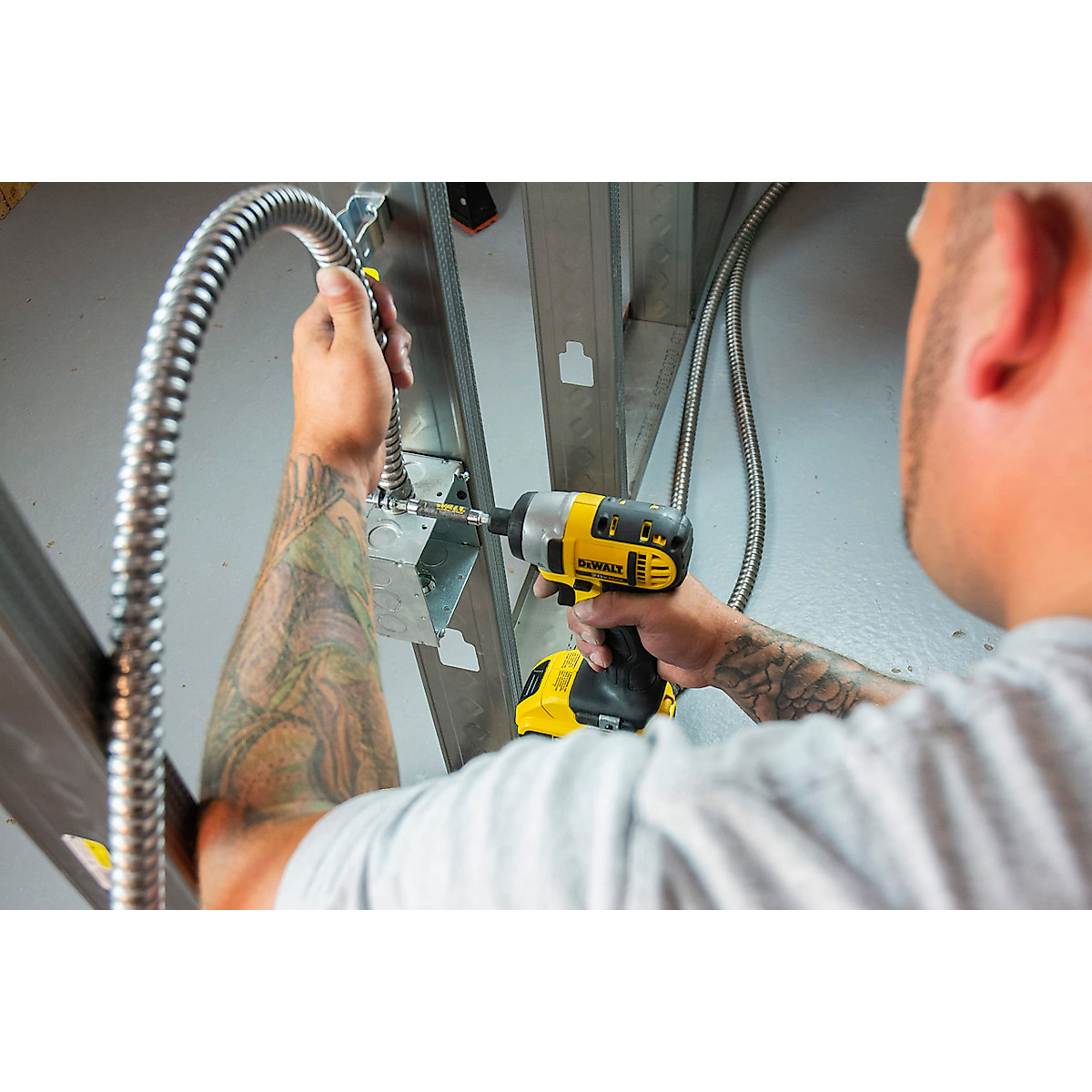 Halex – ½ Inch Flexible Metal Conduit (FMC) Squeeze Connector – 04205B – 25 Per Pack – Silver