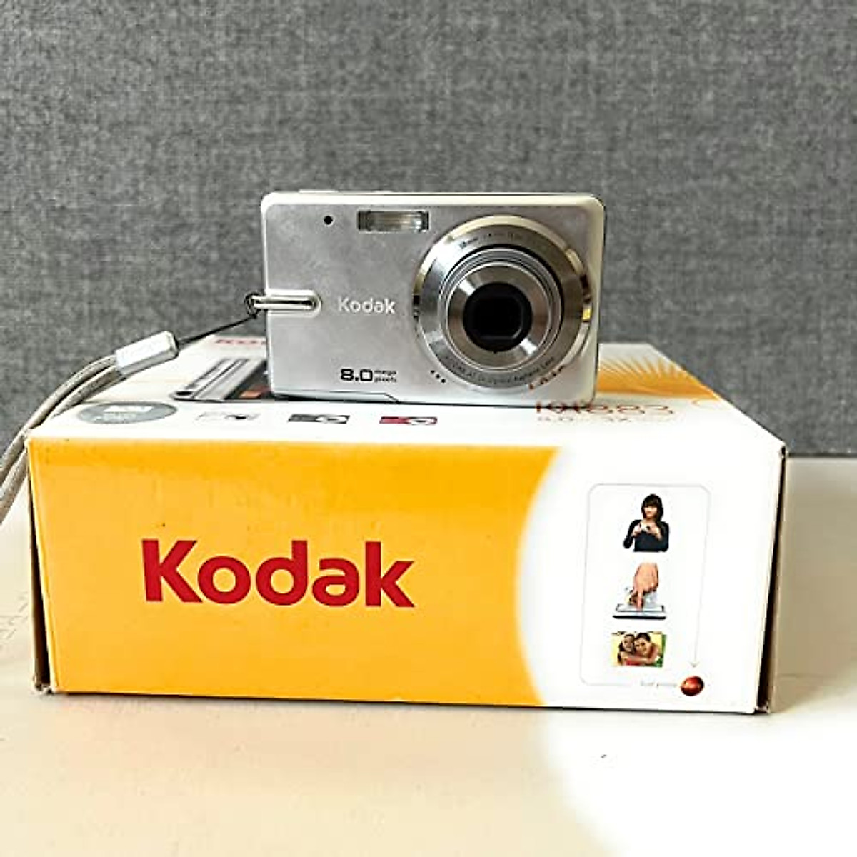 Kodak EasyShare M883 8MP 3x Optical Zoom Digital Camera (Red)