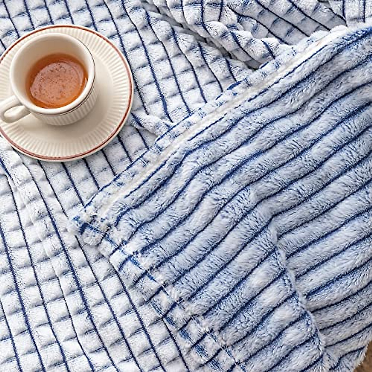 LOMAO Flannel Blanket Throw Blanket Soft Warm Fleece Blanket Lightweight Blanket with Grid Pattern for Couch Sofa Bed Chair Home Decor (Navy+Flannel, 51"x63")