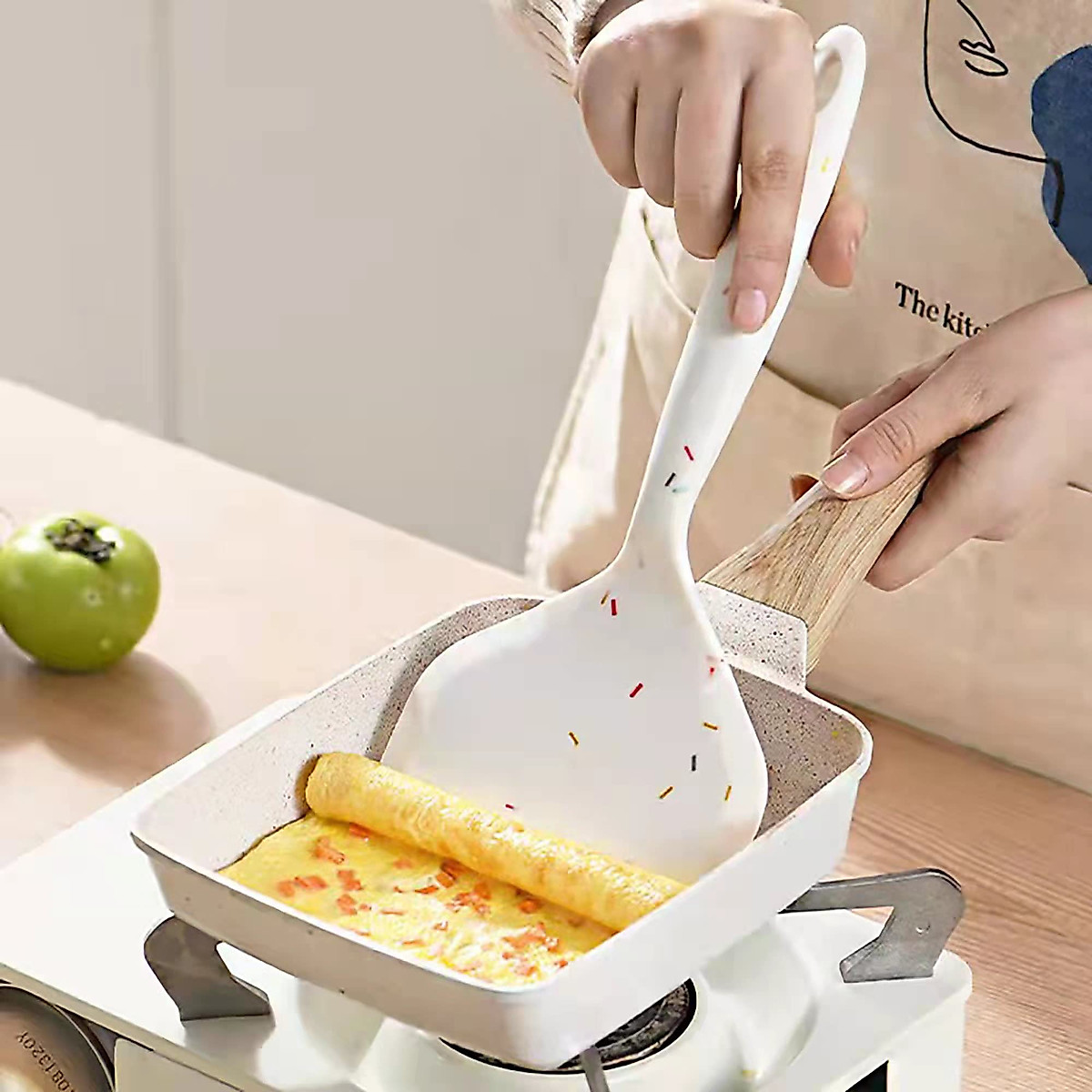 Zalnuuk Tamagoyaki Pan, Nonstick Japanese Omelette Pan, Rectangle Egg Roll Pan with Detachable Anti Scalding Handle for All Stove, 7.5" x 5.5", Cream White