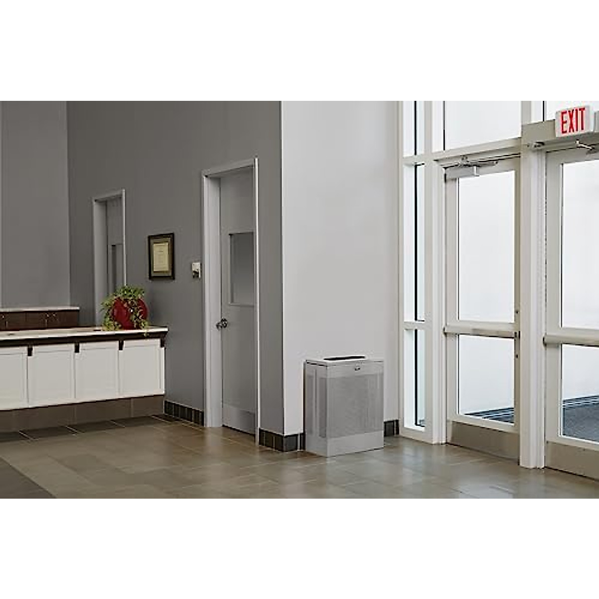 Rubbermaid Commercial Products Silhouettes Trash Can, 40-Gallon, Black, Steel Modern Look, Heavy Gauge Garbage Can/Waste Basket for Outdoor/Indoor Spaces